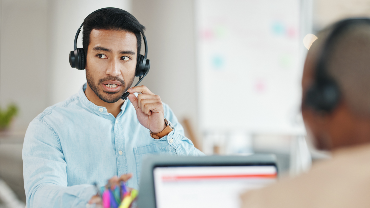The Ultimate Guide to IT Helpdesk Support Outsourcing | SupportZebra