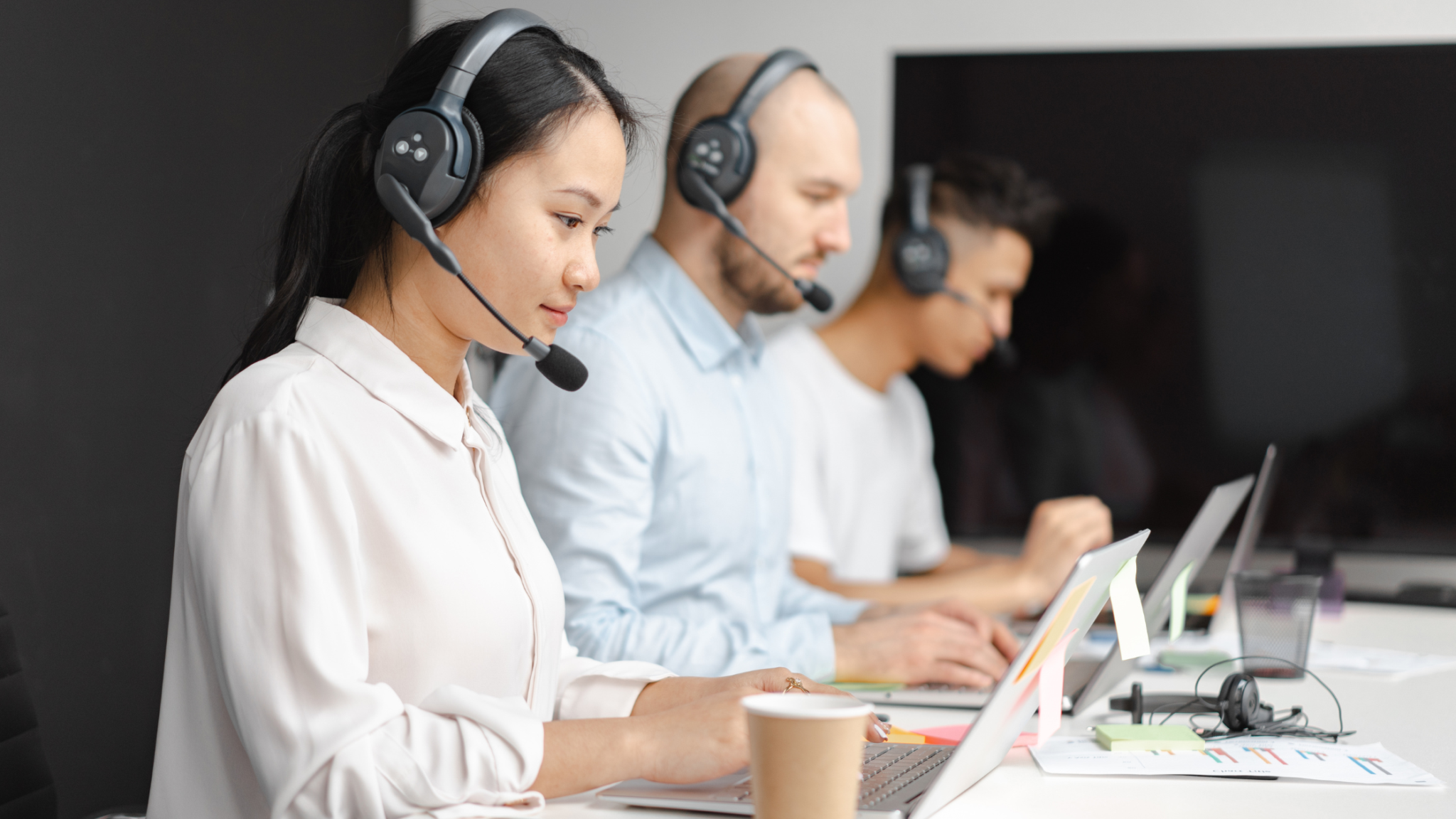 What Is a Virtual Assistant Call Center? | SupportZebra