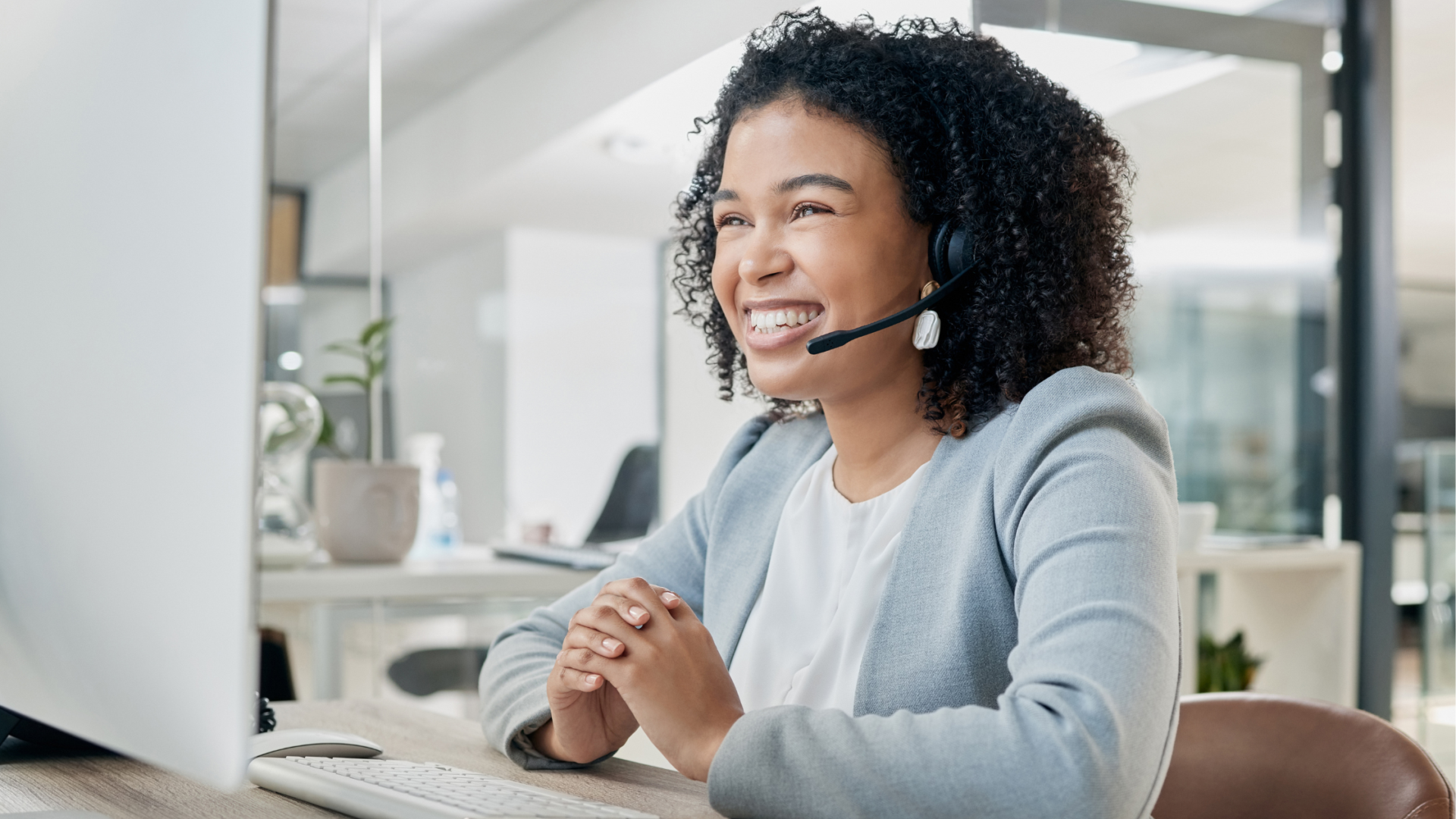 What Is a Contact Center CRM and How Does It Work? | SupportZebra