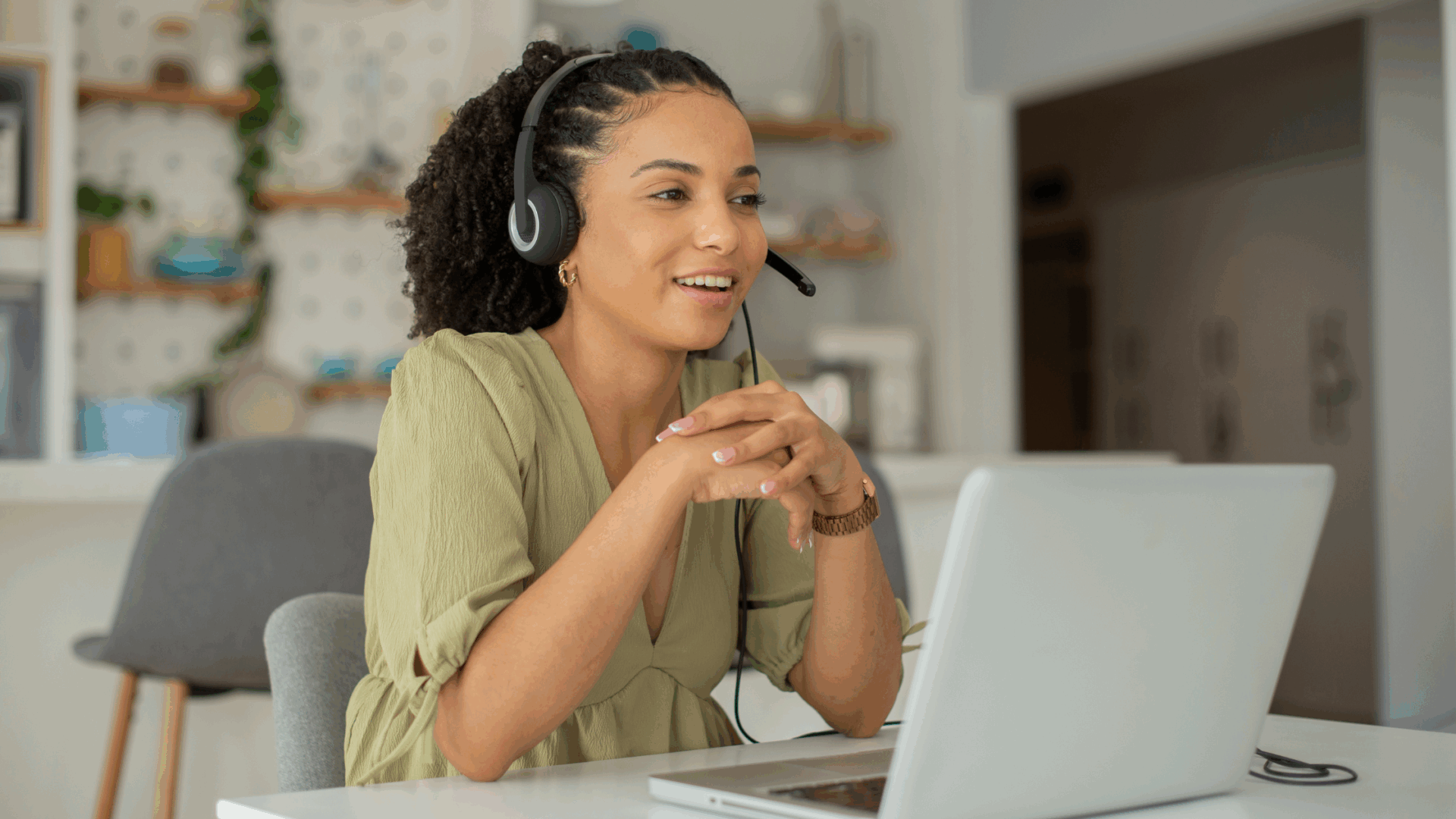 Remote Call Centers vs. Traditional Call Centers | SupportZebra